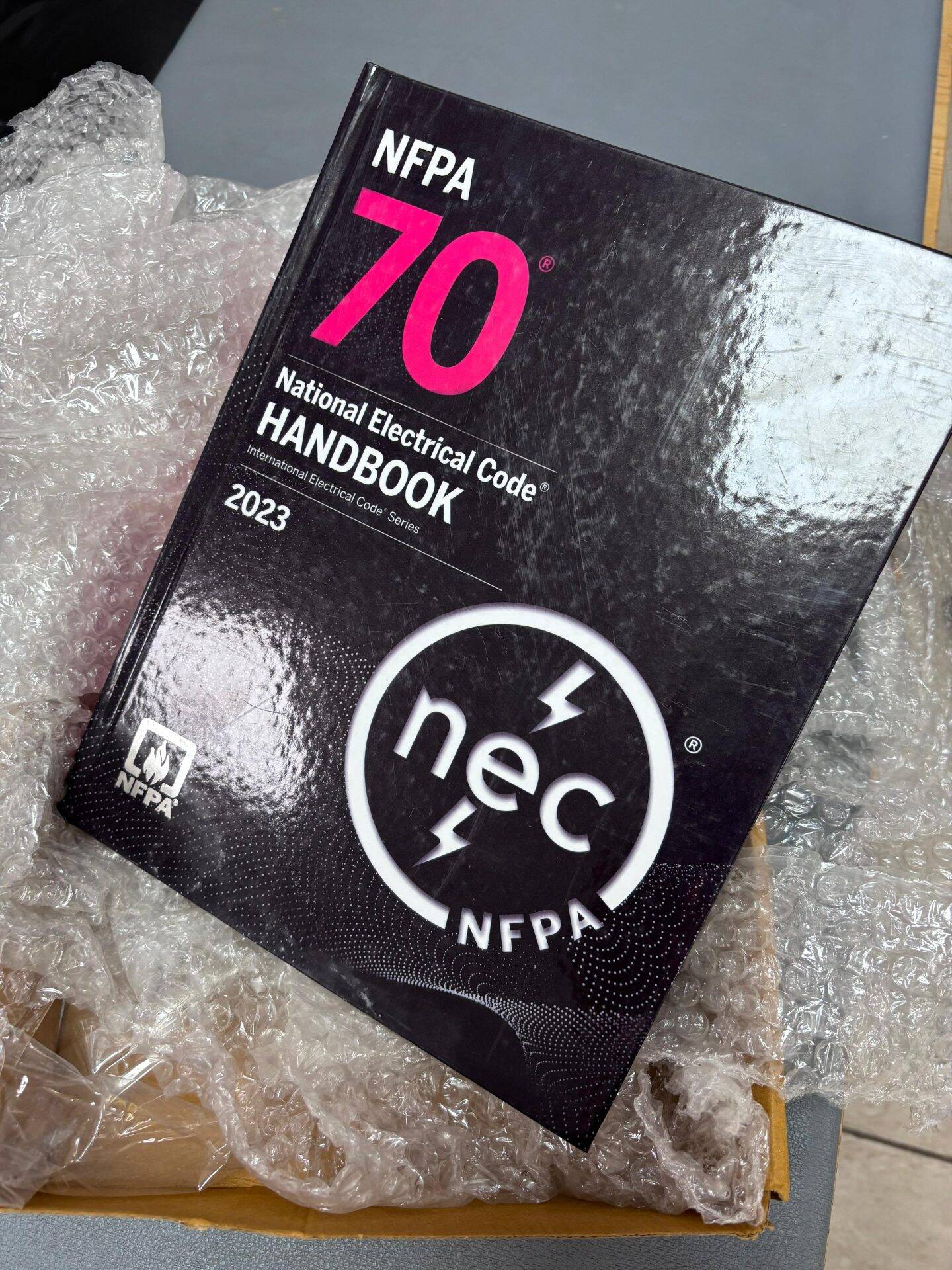 NFPA 70, National Electrical Code (2023 NEC) Handbook 2023 Edition ...